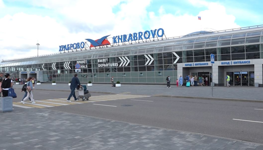 Каскад.тв - В Храброво не пустили на самолёт пьяного жителя Курской области